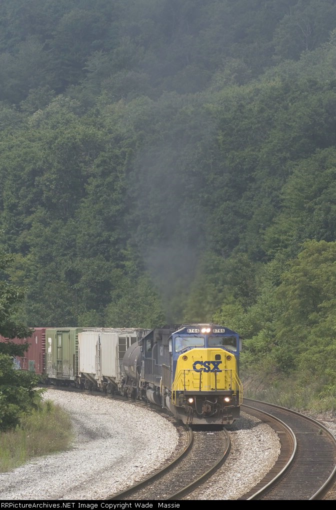 CSX 8766 and a smoky leaser on Q388